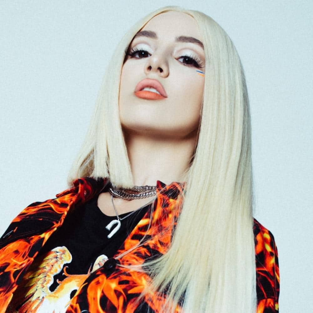Ava Max: è disponibile il videoclip ufficiale di “My Head & My Heart ...