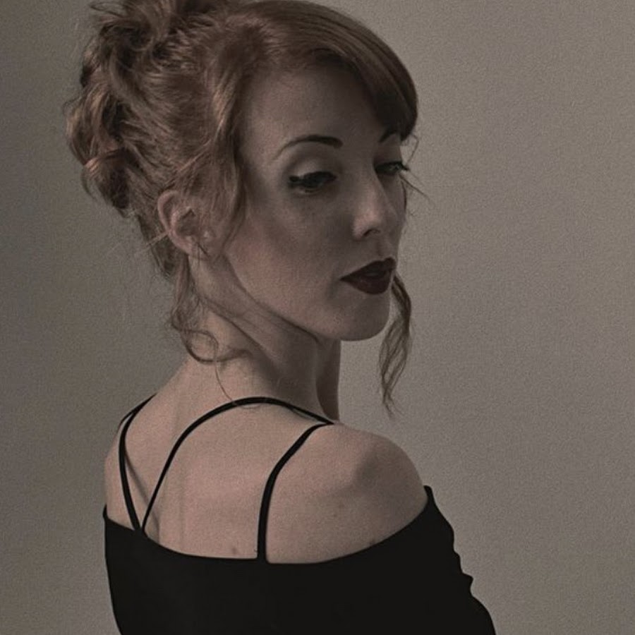 INTERVISTA ESCLUSIVA ALLA CANTAUTRICE BOLOGNESE HELLE – THE MUSICWAY ...